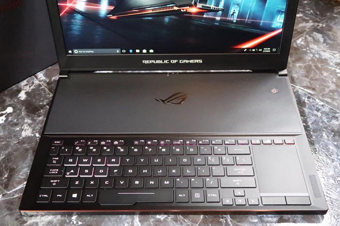 ASUS ROG ZEPHYRUS GX501VI-XS74