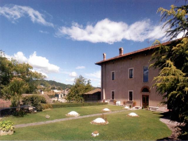 Stabile in vendita a montereale centro storico