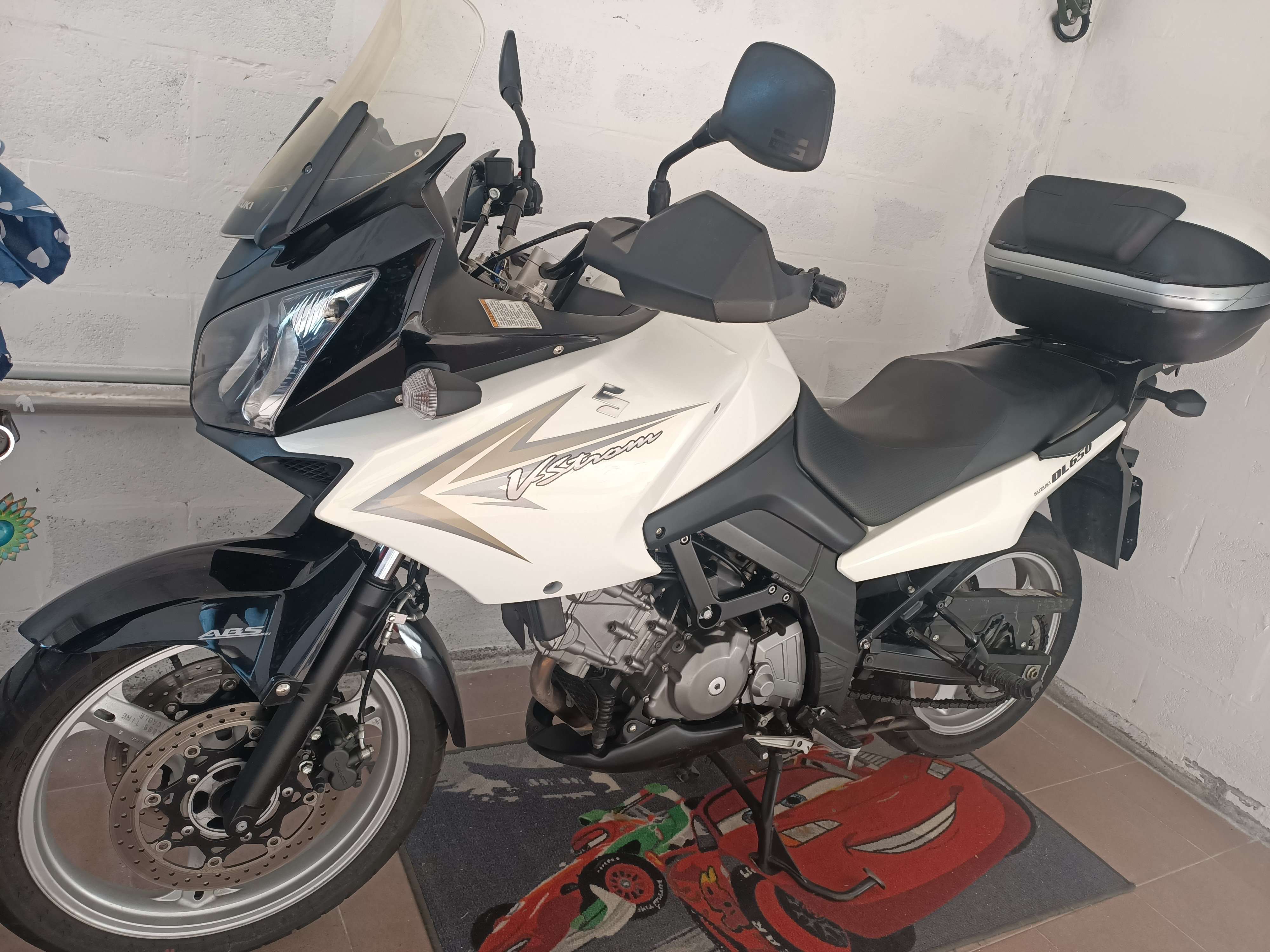 Suzuki V-Strom 650Vstrom 650 con ABS