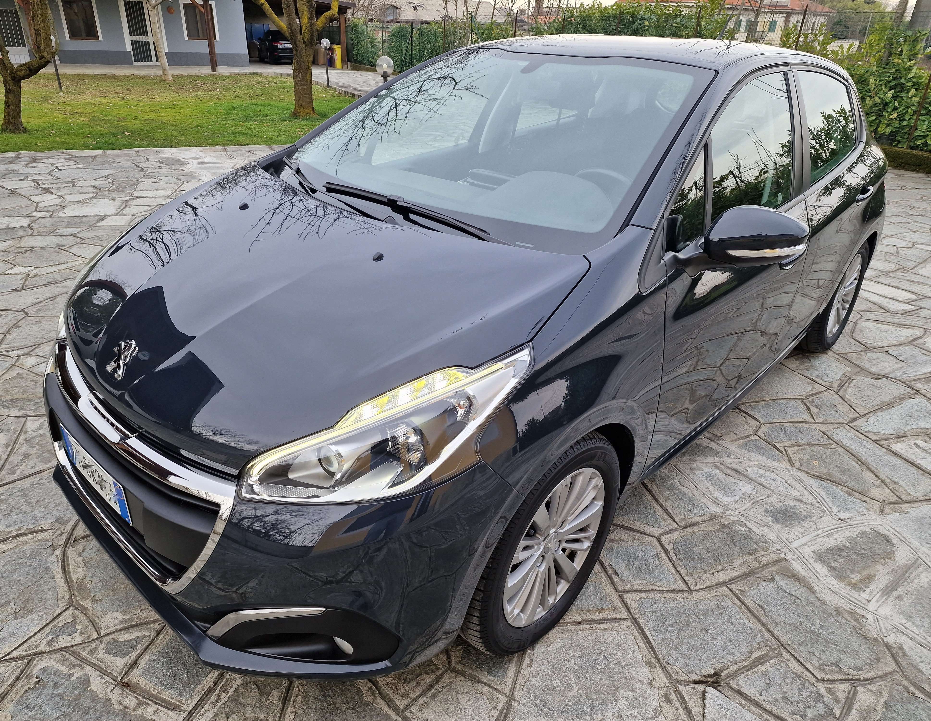 Peugeot 2081.2 GPL Active 82cv - neopatentati