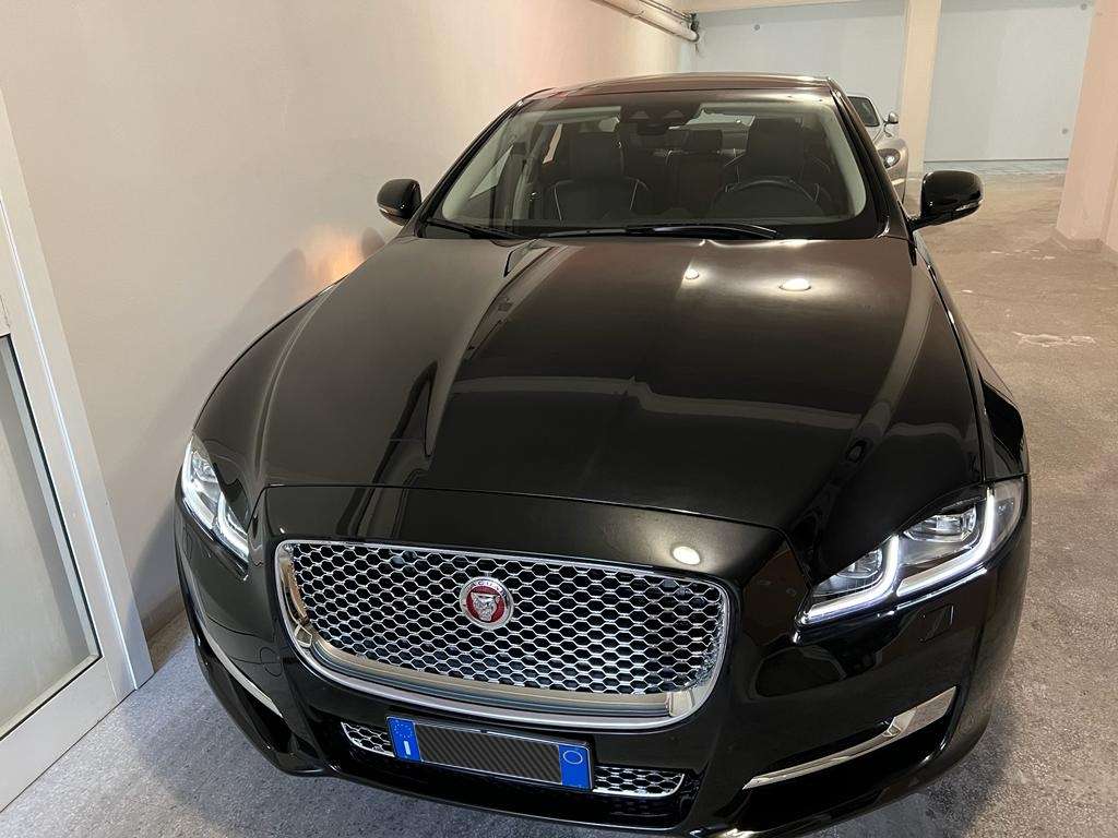 Jaguar XJXJ 3.0 td V6 Premium Luxury 300cv auto my19