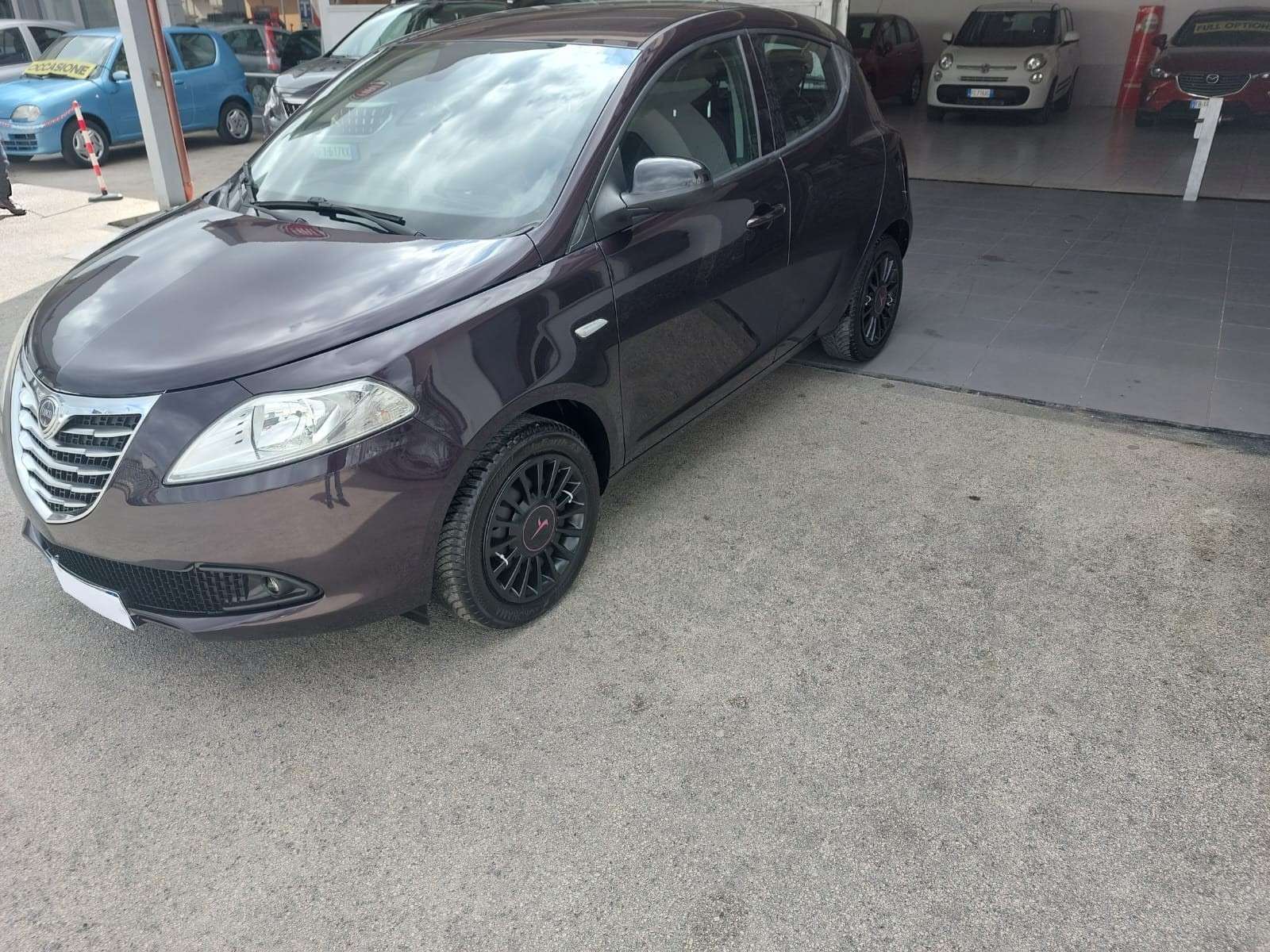 Lancia Ypsilon1.2 8v Elefantino 69cv