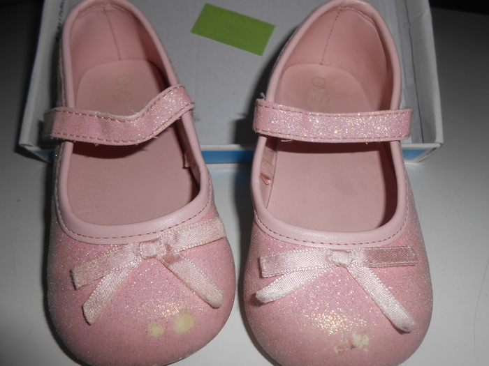 SCARPE BALLERINA ROSA CON BRILLANTINI E SCARPE DA TENNIS BIMBA 2 ANNI