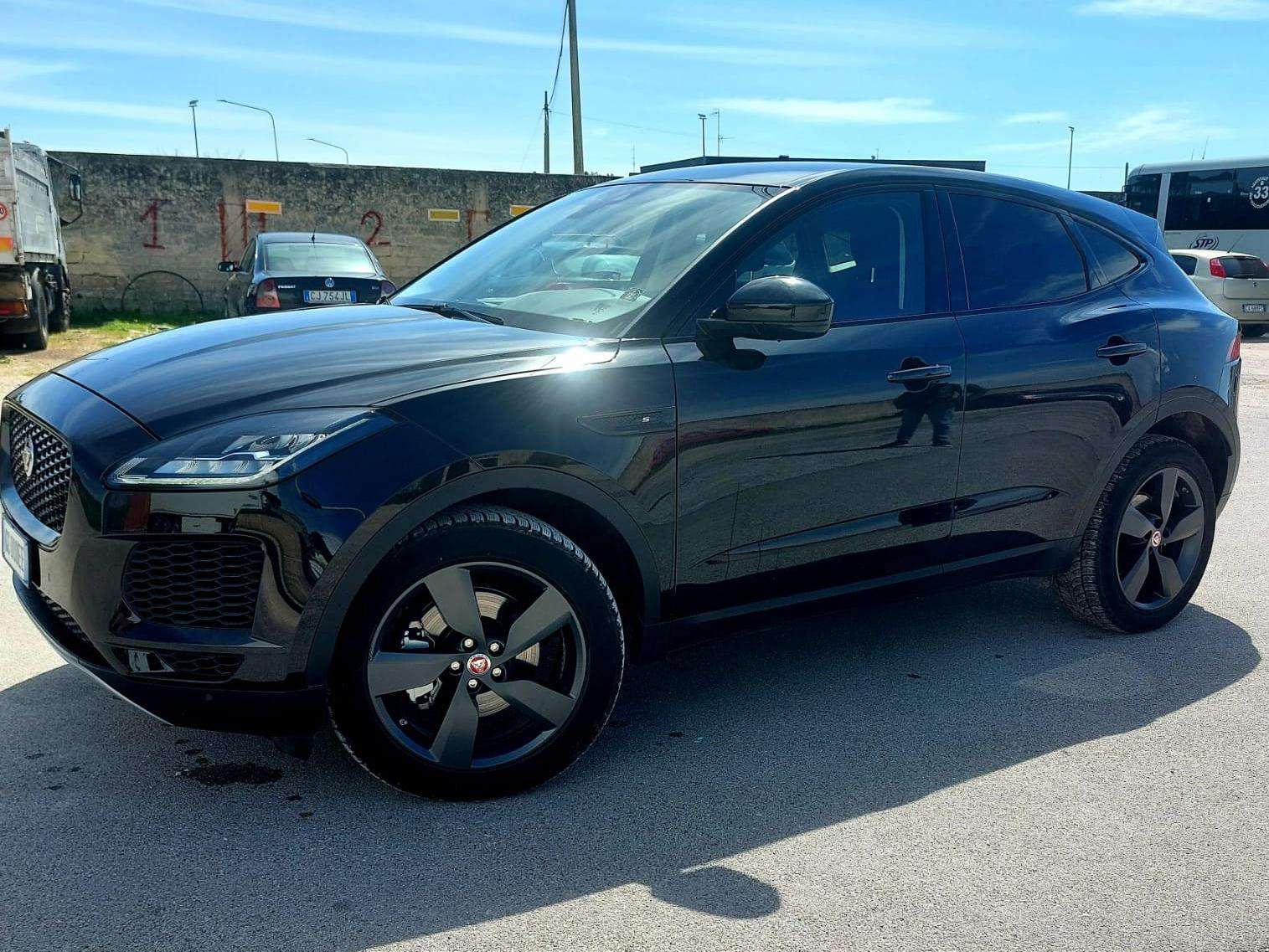 Jaguar E-PaceE-Pace 2.0d i4 Chequered Flag awd 150cv auto