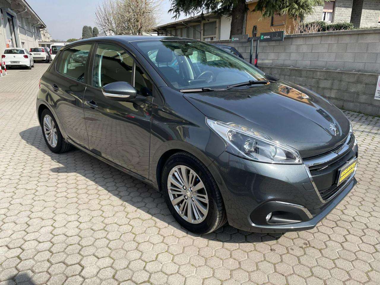 Peugeot 208BlueHDi 75 5 porte Active Neopatentati