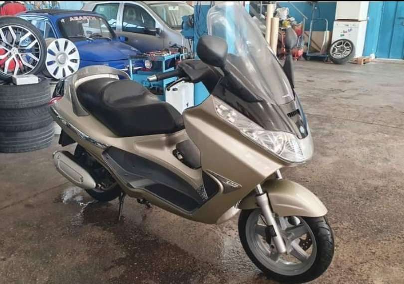 Piaggio X 8125