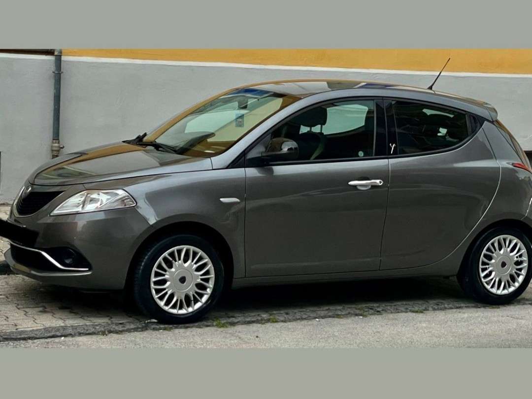 Lancia Ypsilon1.2 Platinum ecochic Gpl 69cv