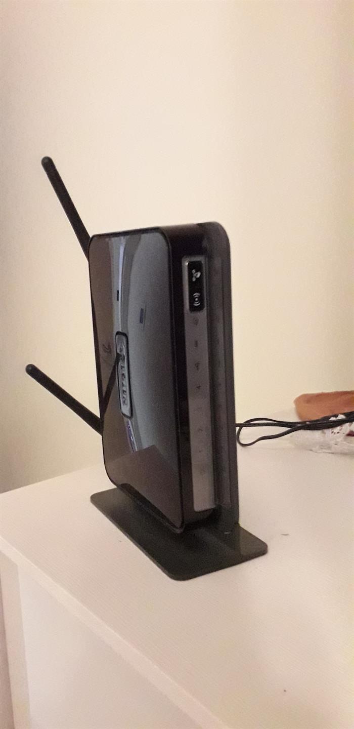 MODEM ROUTER NETGEAR DGN2200 V3 WIRELESS