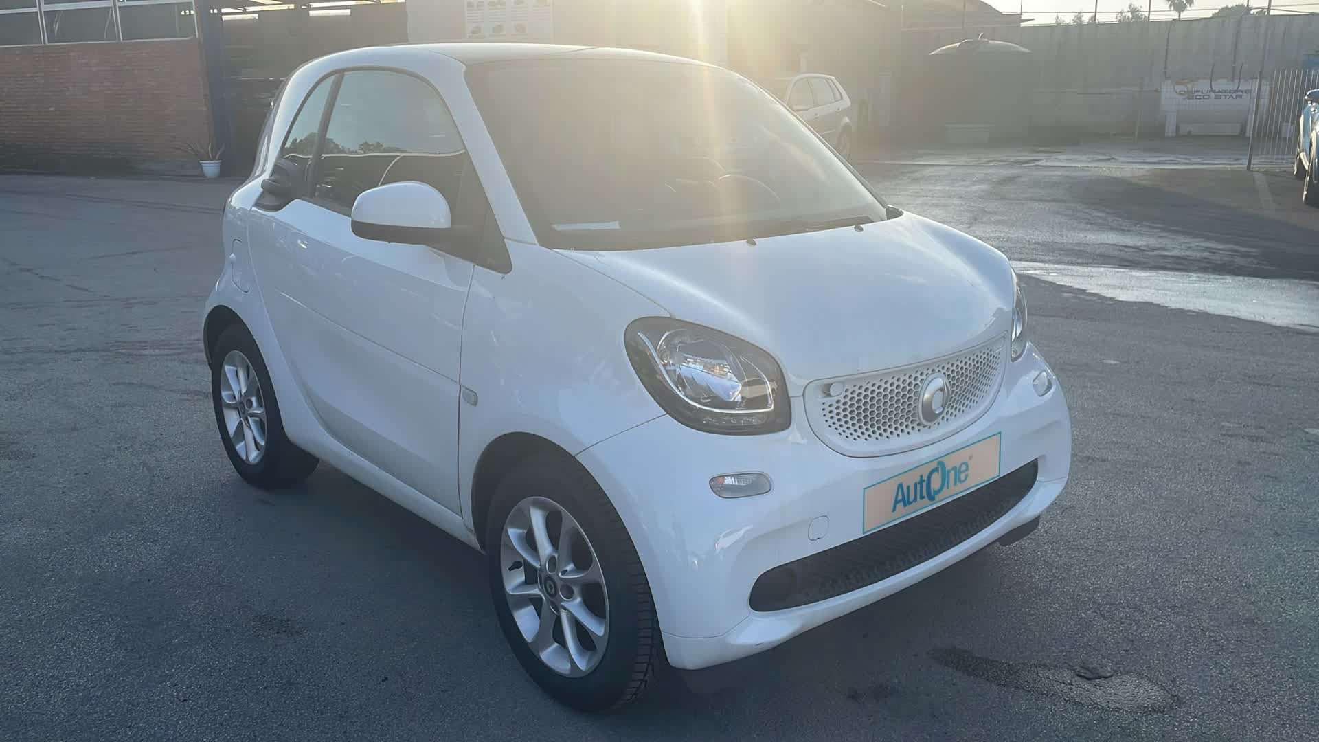 smart forTwo1.0 71CV TWINAMIC AUTOMATIC PRIME TETTO LED PELLE