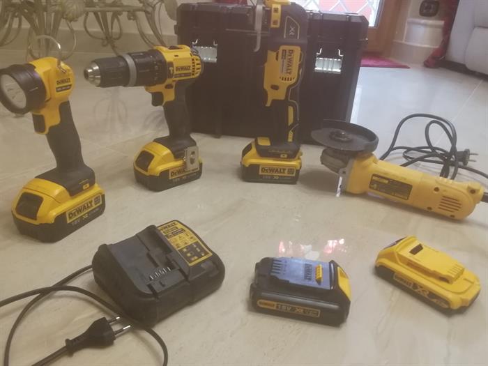 KIT ATTREZZI TRAPANI DEWALT