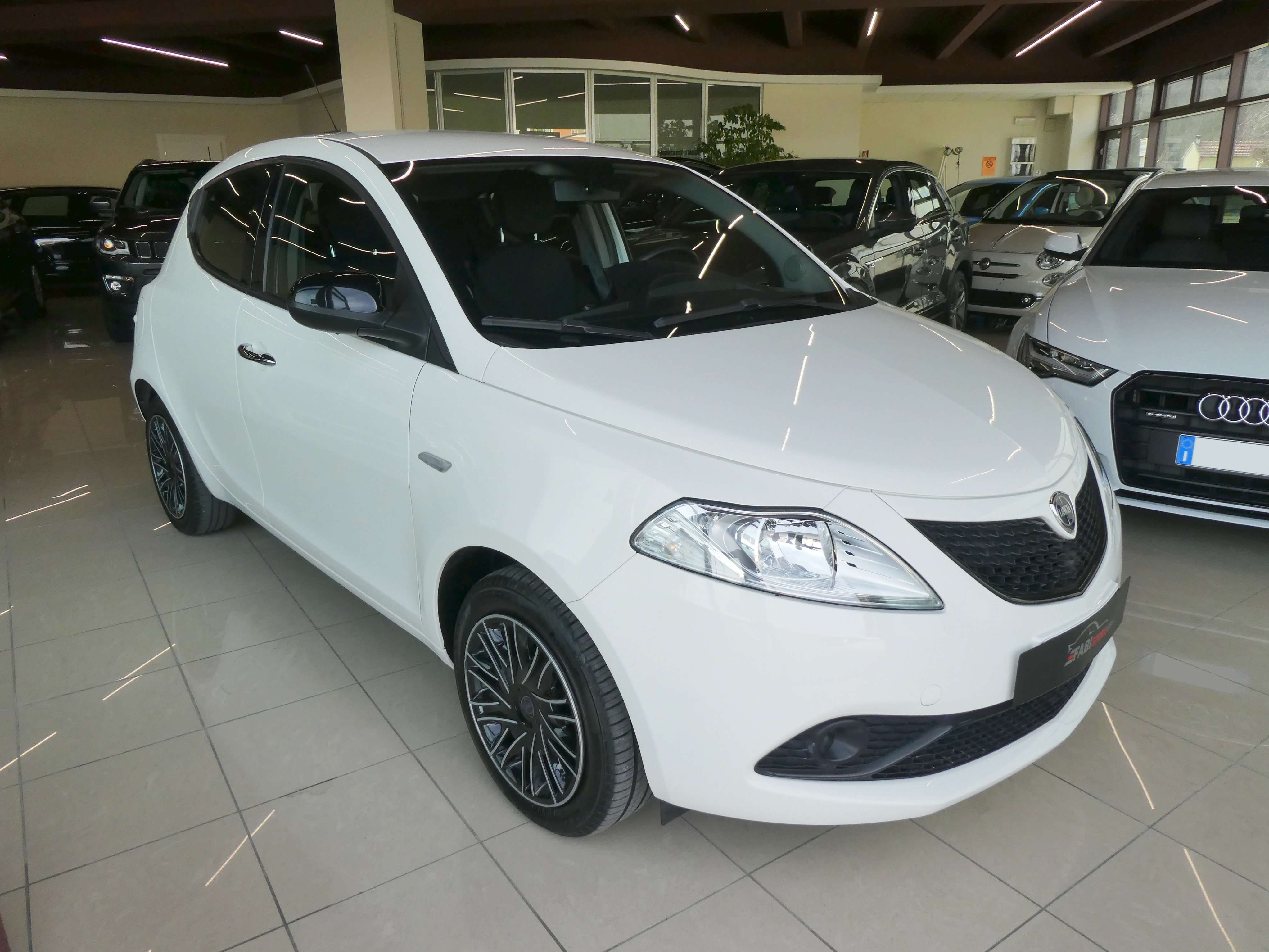 Lancia Ypsilon1.2 Gold 69 Cv 5 Posti - OK NEOPATENTATI - KM CERT