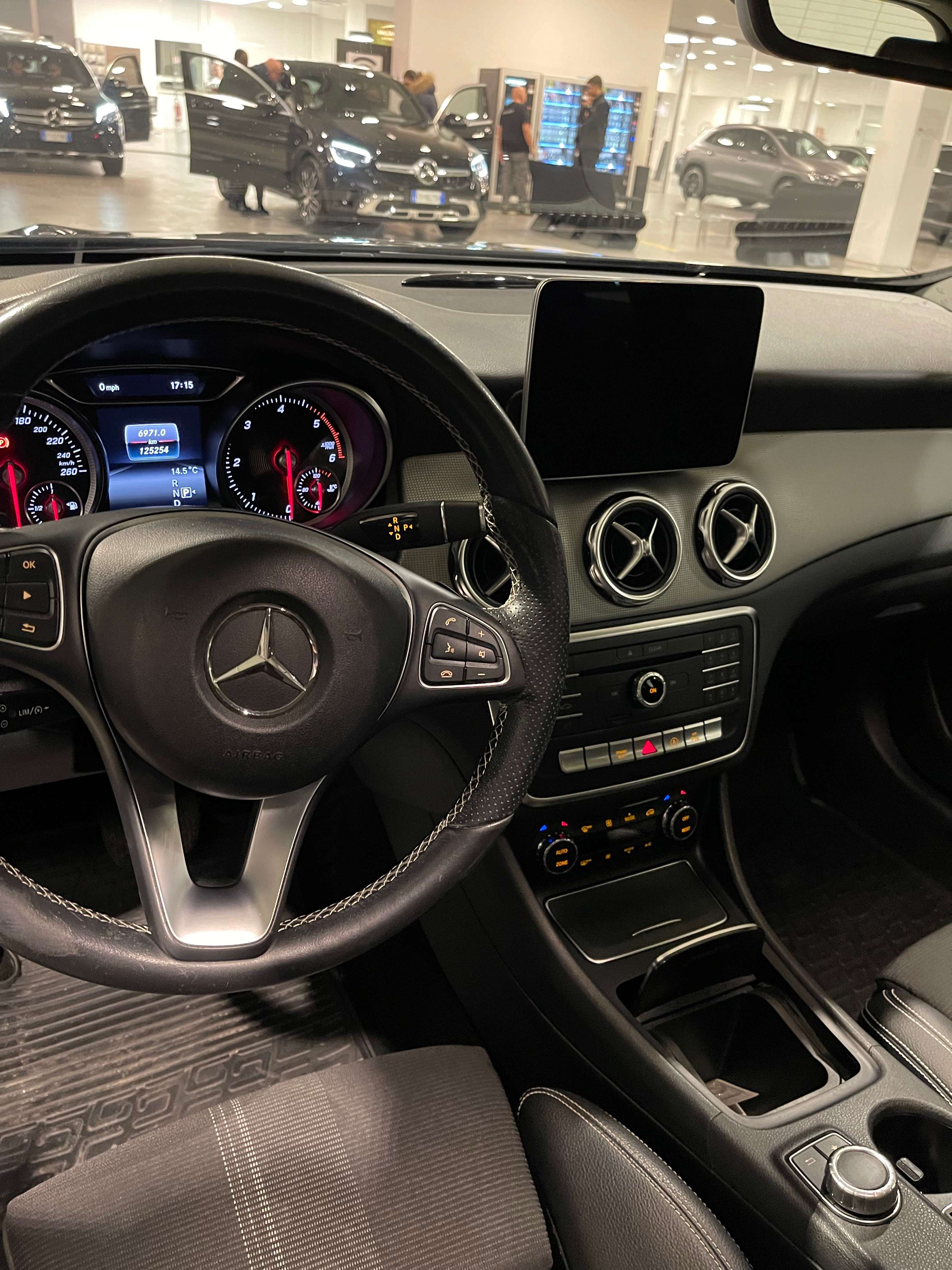 Mercedes-Benz GLA 200GLA 200 d Sport auto