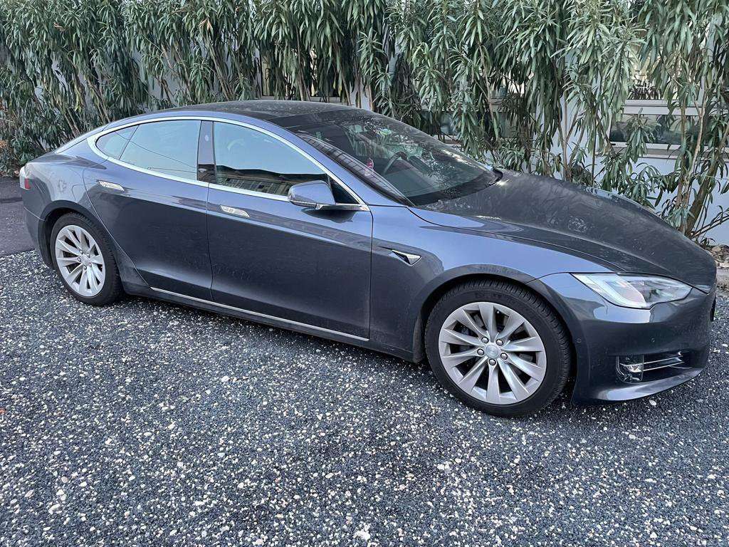 Tesla Model S75 D kWh All-Wheel Drive