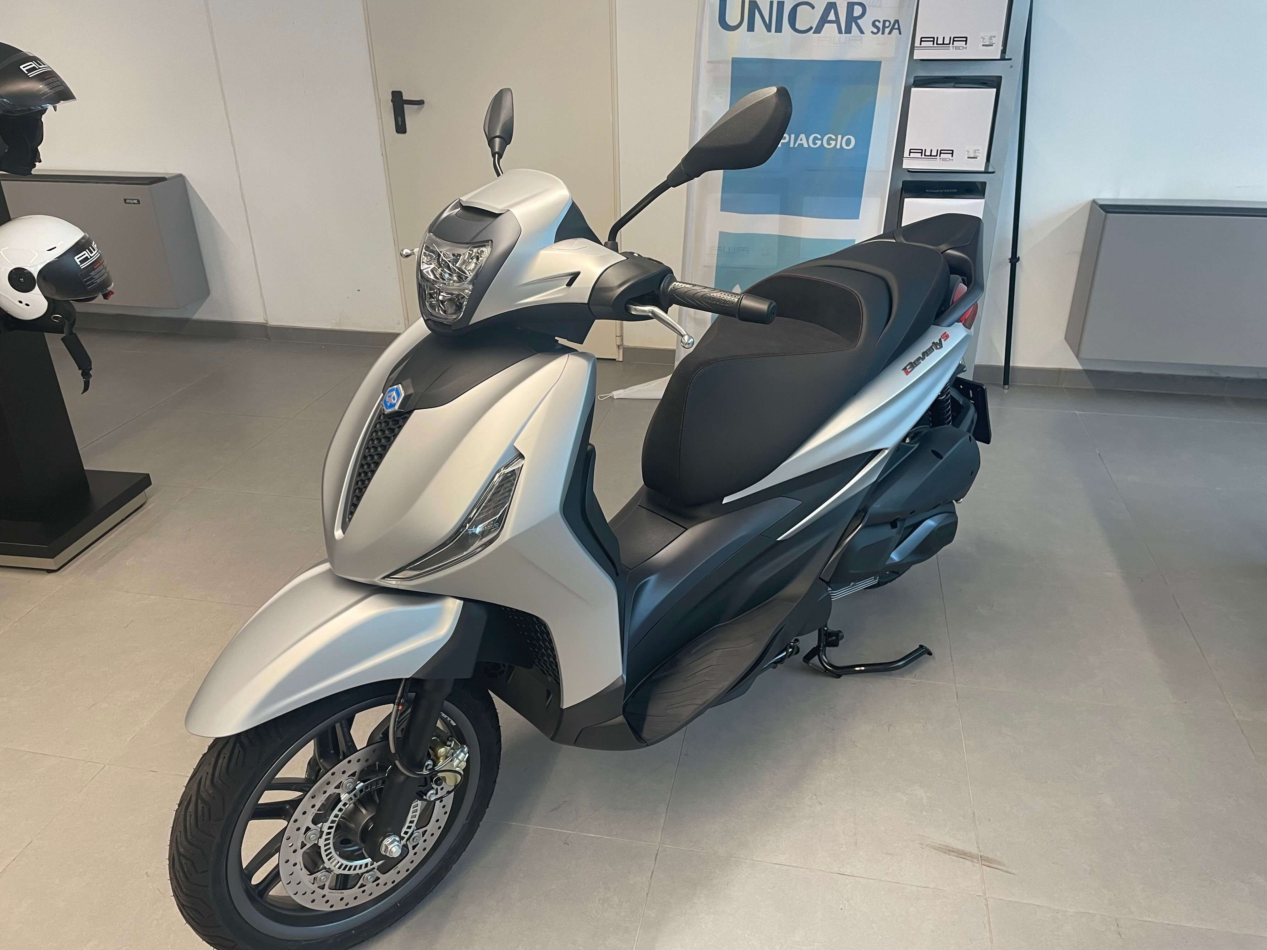 Piaggio Beverly 300"S" HPE EURO5 -NUOVO IN  PRONTA CONSEGNA!