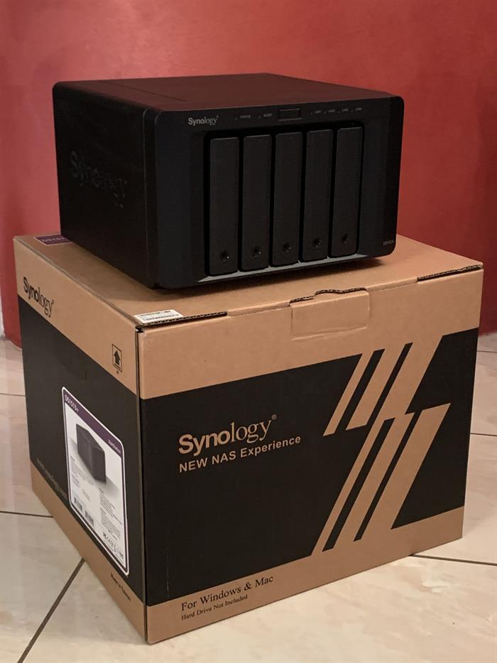 NAS SYNOLOGY DS1513+ CON 6TB INCLUSI