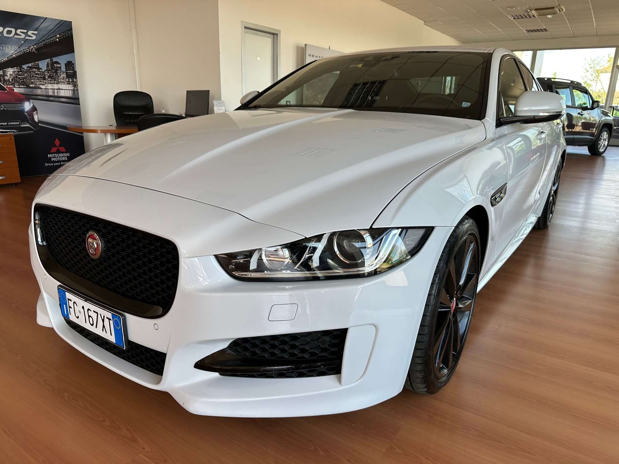 Jaguar XEXE 2.0d R-Sport 180cv auto