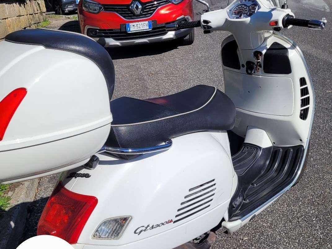 Vespa GTS Super 300