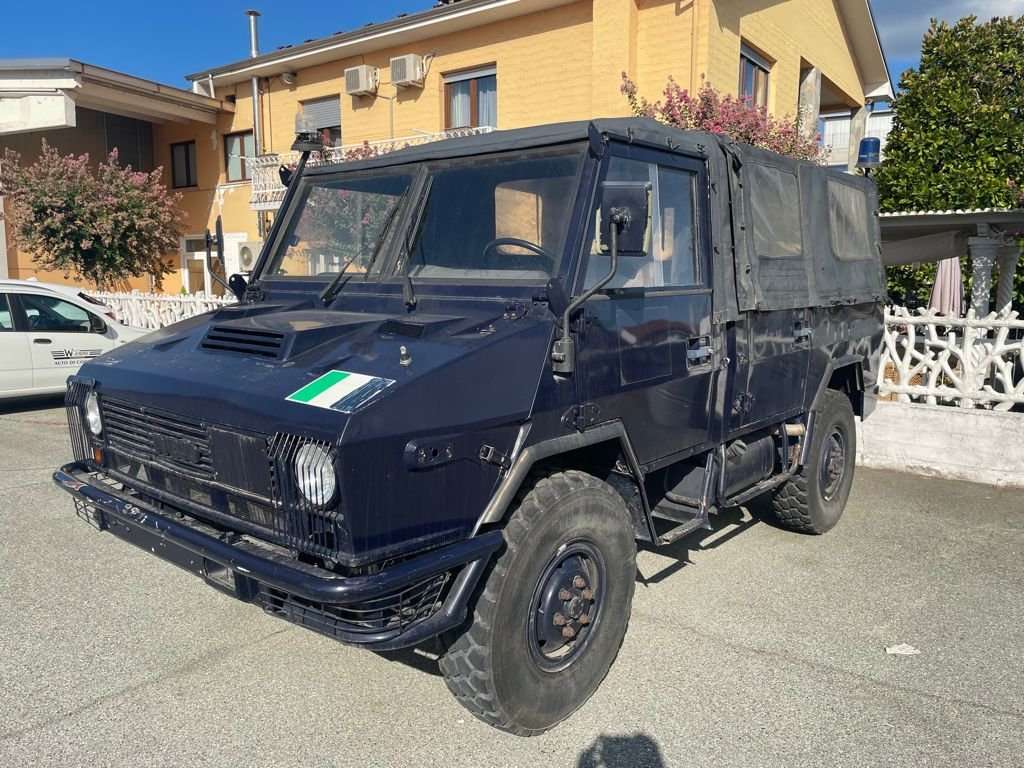 Iveco VM90 Torpedo 2.5 4x4 9 posti