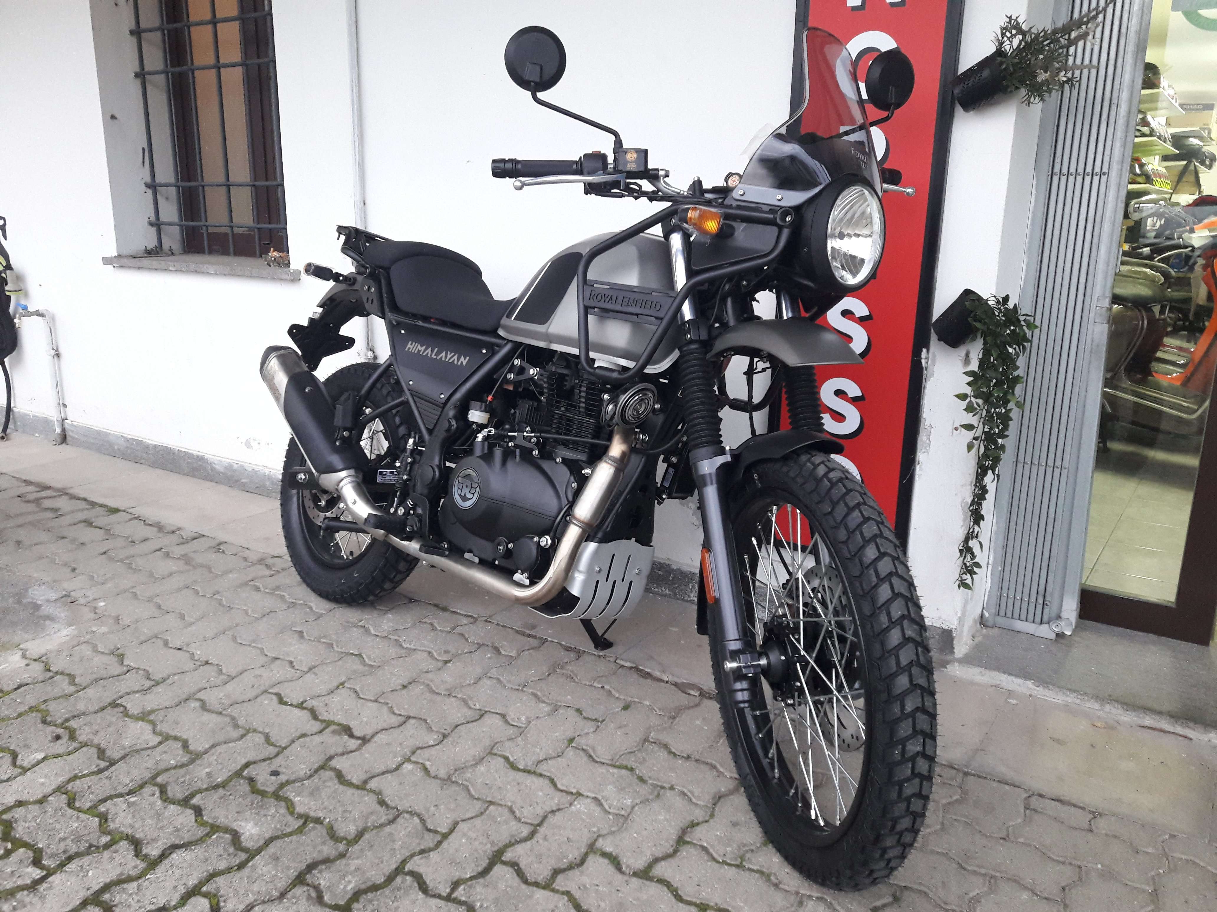 Royal Enfield HimalayanRoyal Enfield  Himalayan 410 Abs Euro5