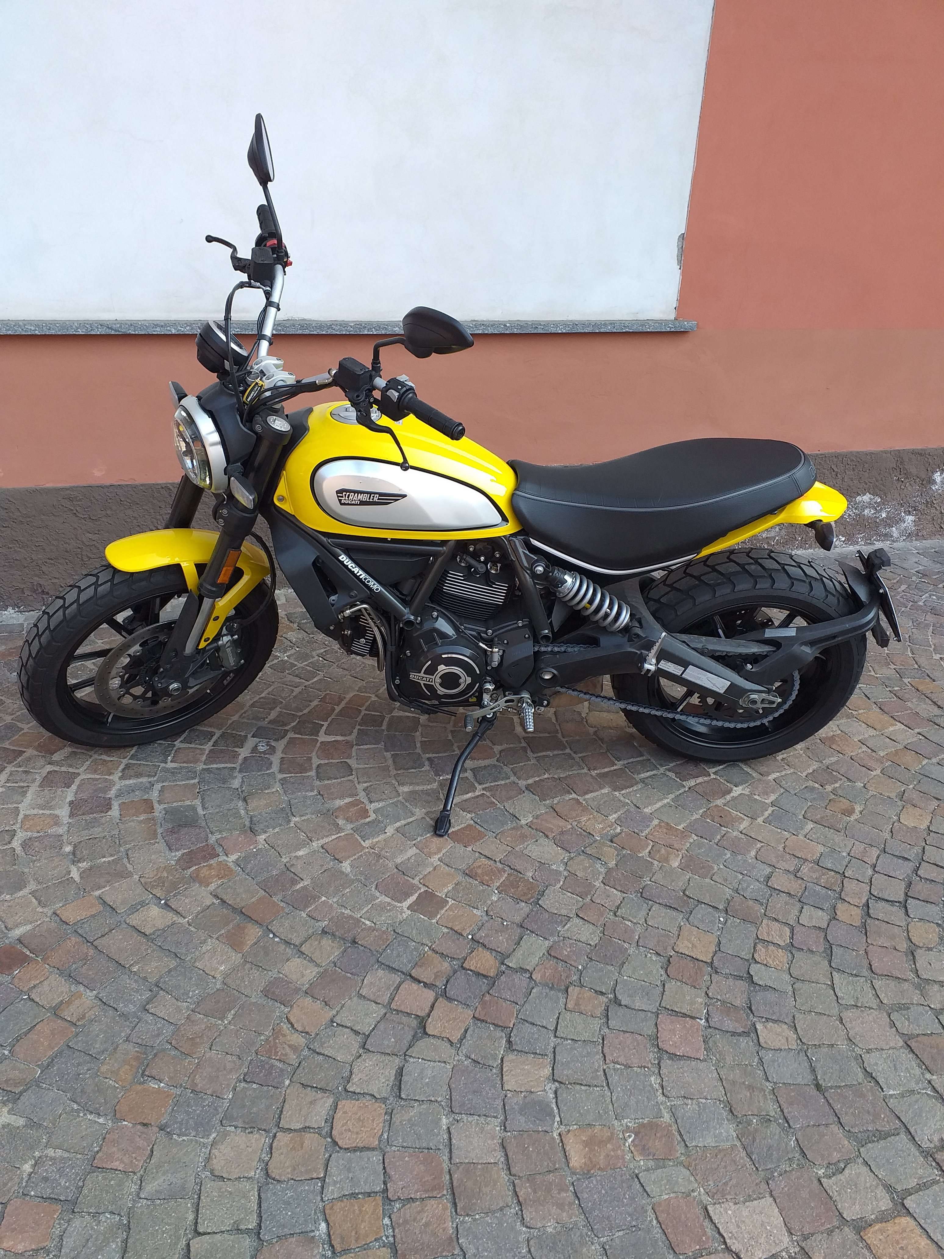 Ducati ScramblerICON GIALLO