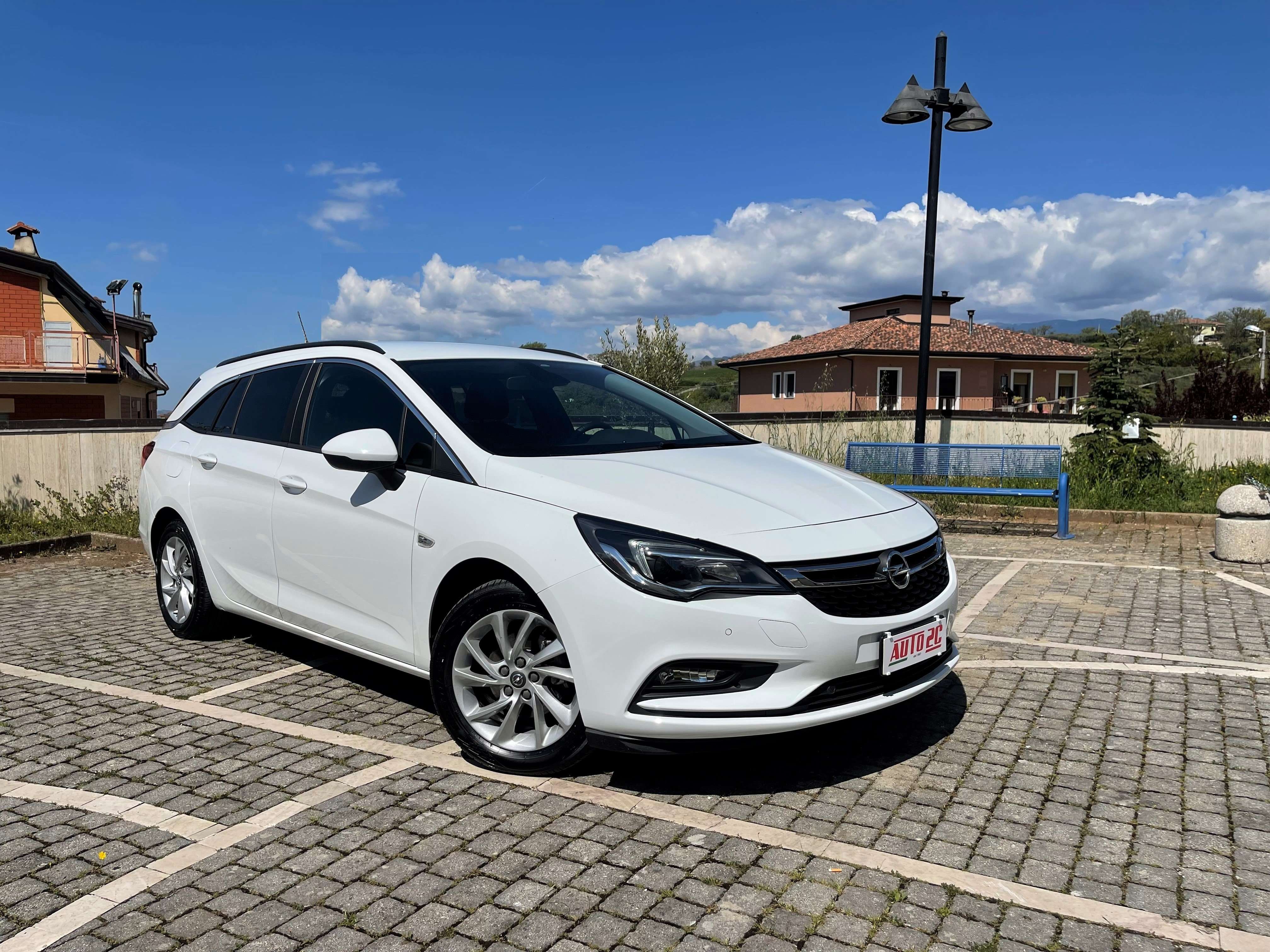 Opel AstraSports Tourer 1.6 cdti 110cv GANCIO TRAINO Busines