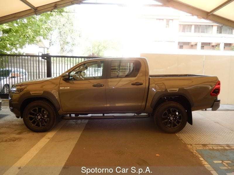 Toyota Hilux2.8 D A/T 4WD 4 porte Double Cab Invincible