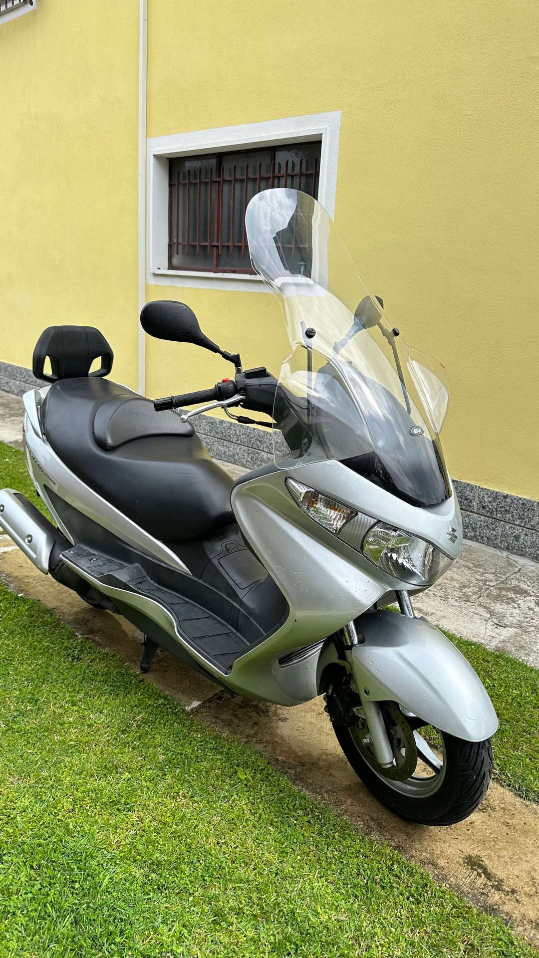 Suzuki Burgman 200