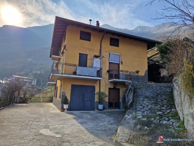 Sellero vendesi villa singola in posizione panoramica