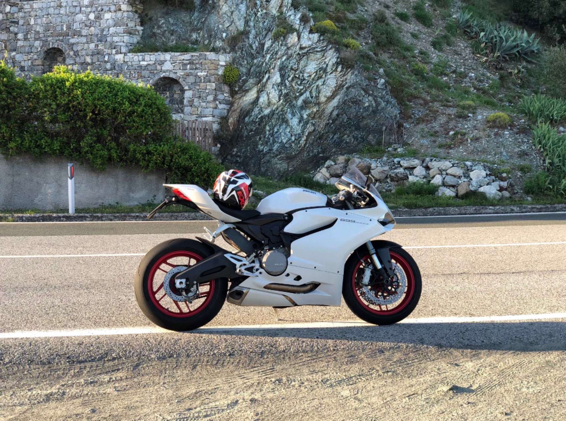 Ducati 899 Panigalewhite pearl