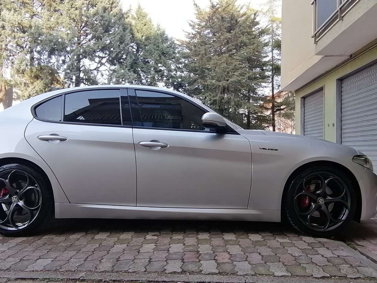 Alfa Romeo Giulia2.2 jtdm 150cv allestimento esterno VELOCE