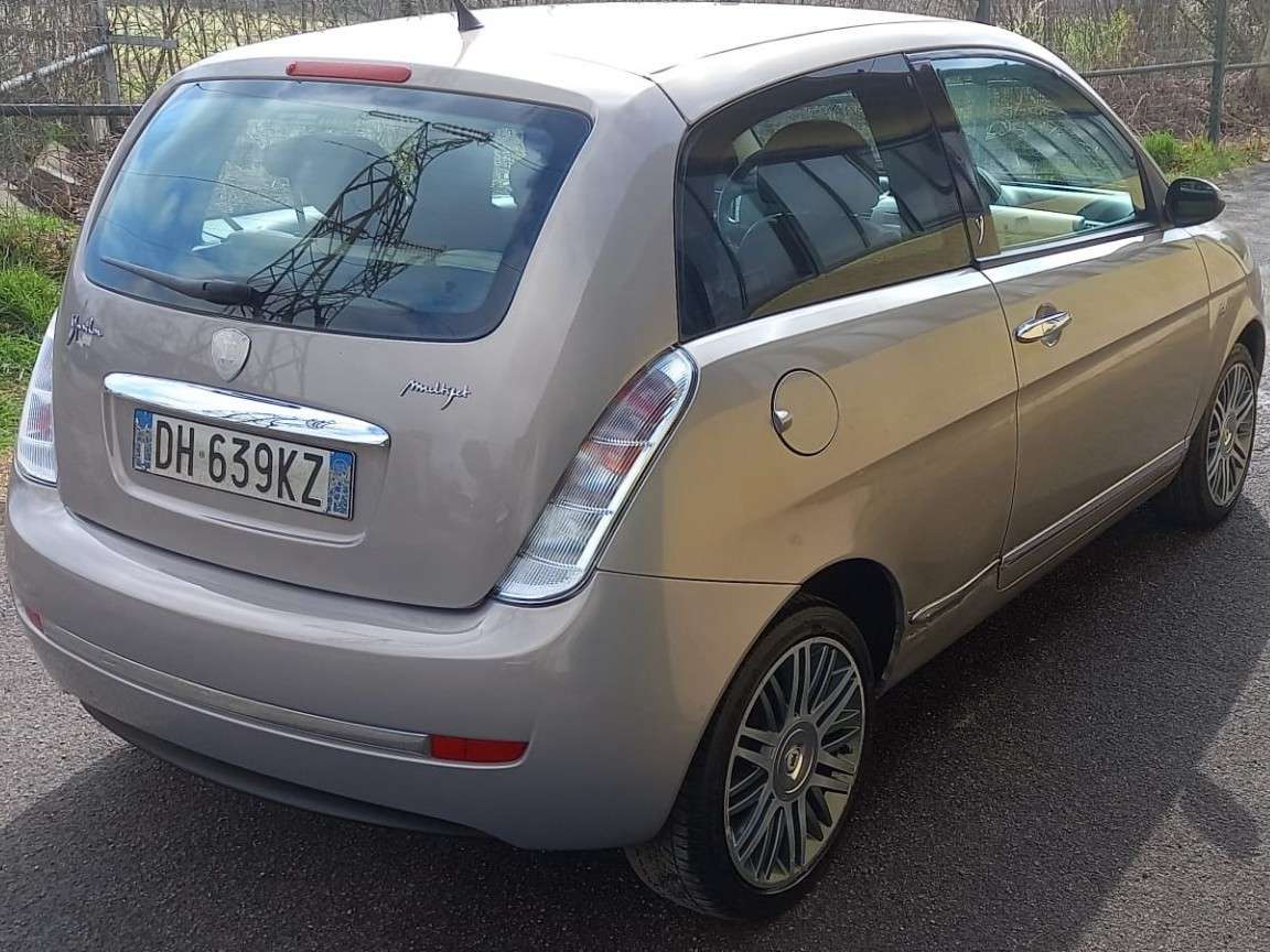 Lancia Ypsilon1.3 mjt 16v Passion ok neopatentati