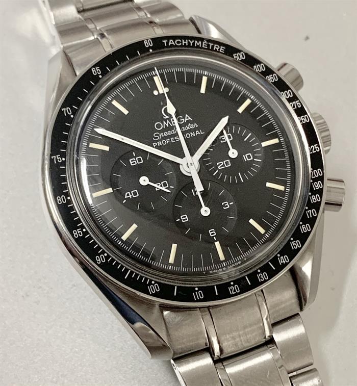 OMEGA SPEEDMASTER MOONWATCH