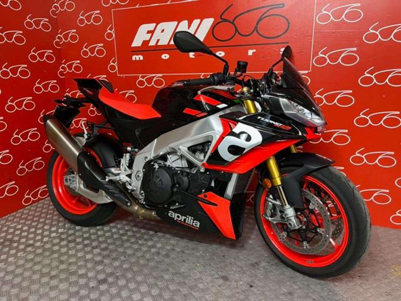 Aprilia TUONO V4 1100 Factory 2022