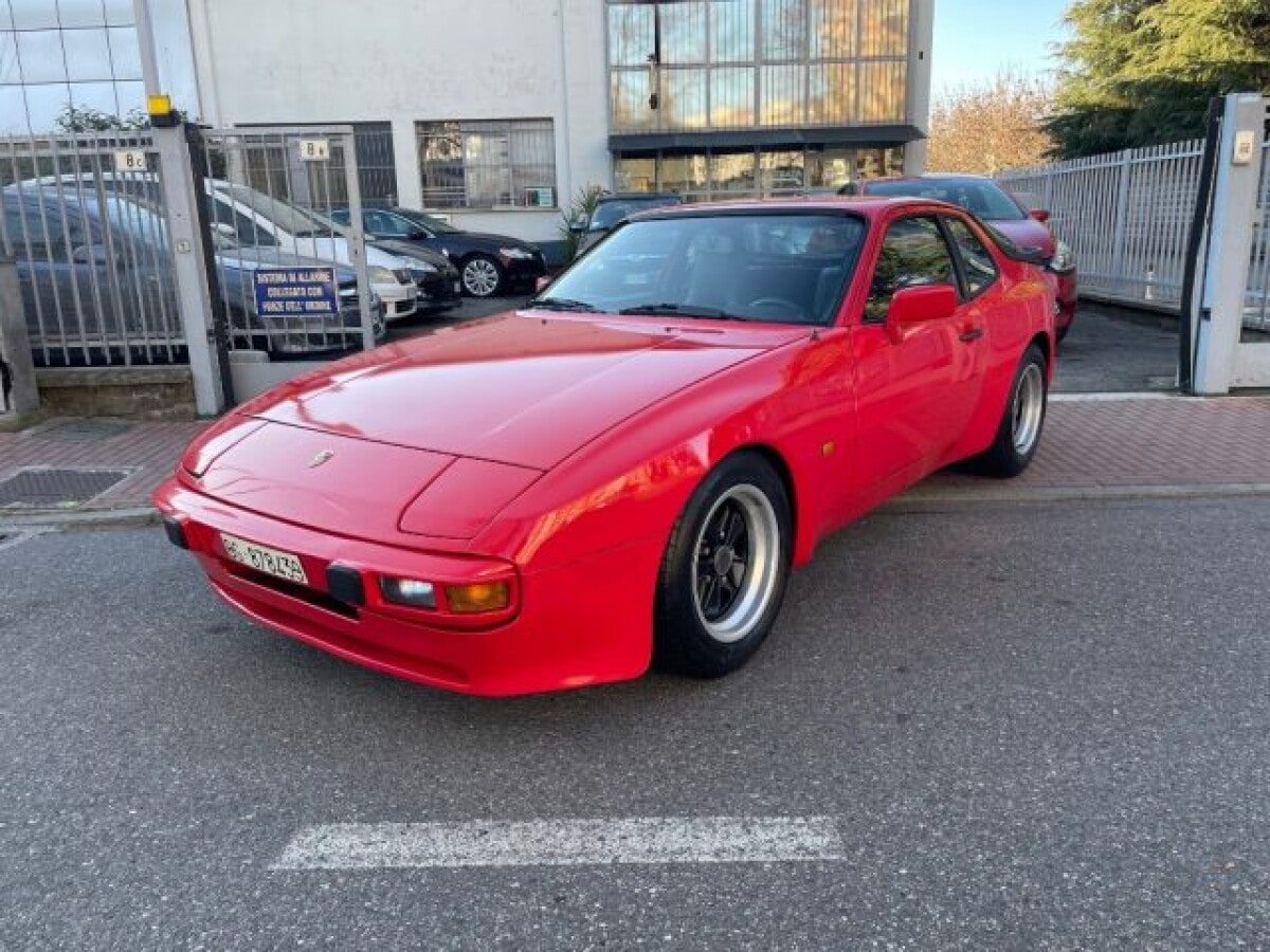 PORSCHE 924/944 944