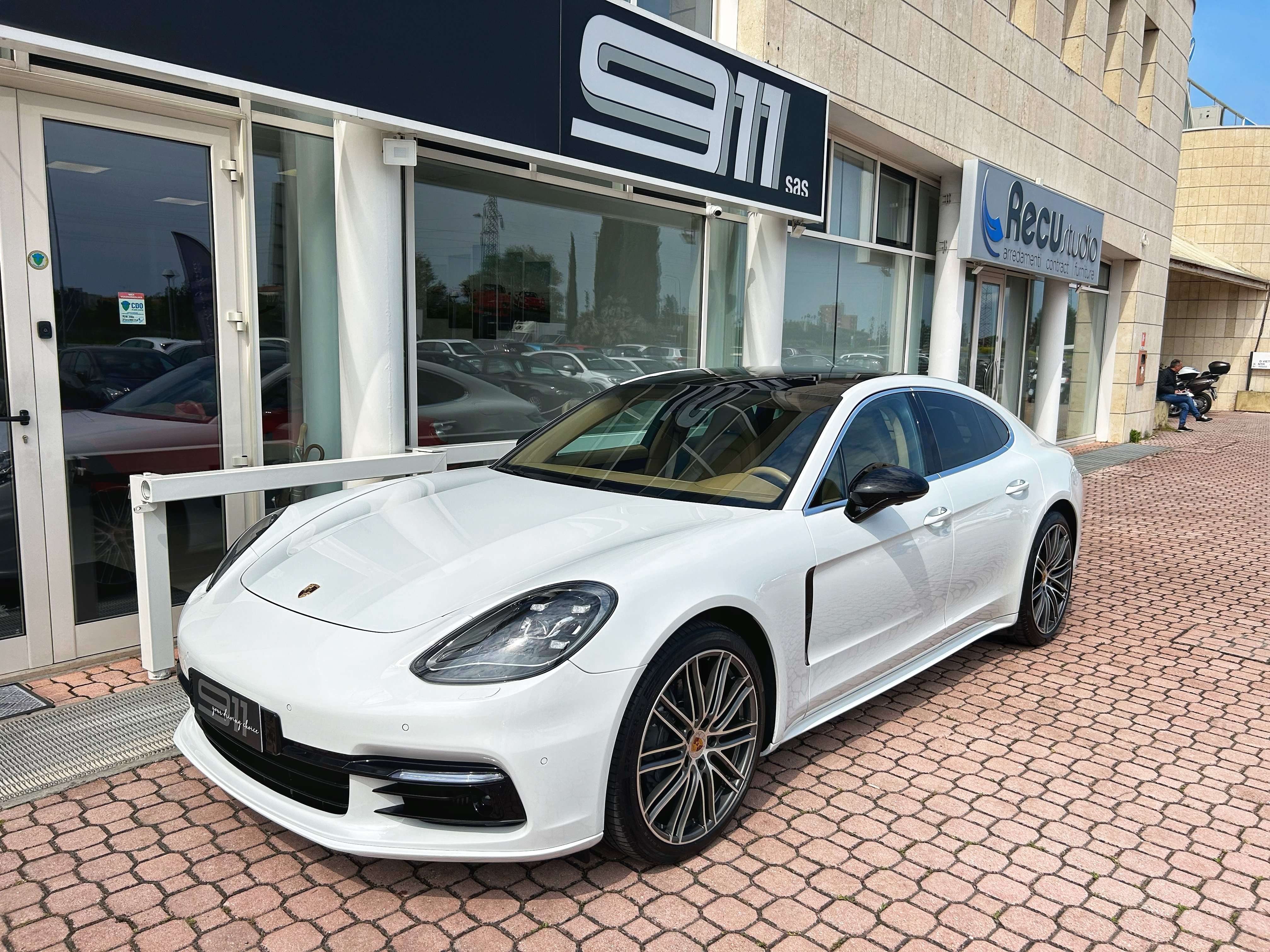 Porsche Panamera4.0 4S auto