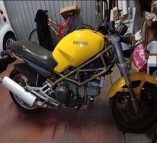 Ducati Monster 750