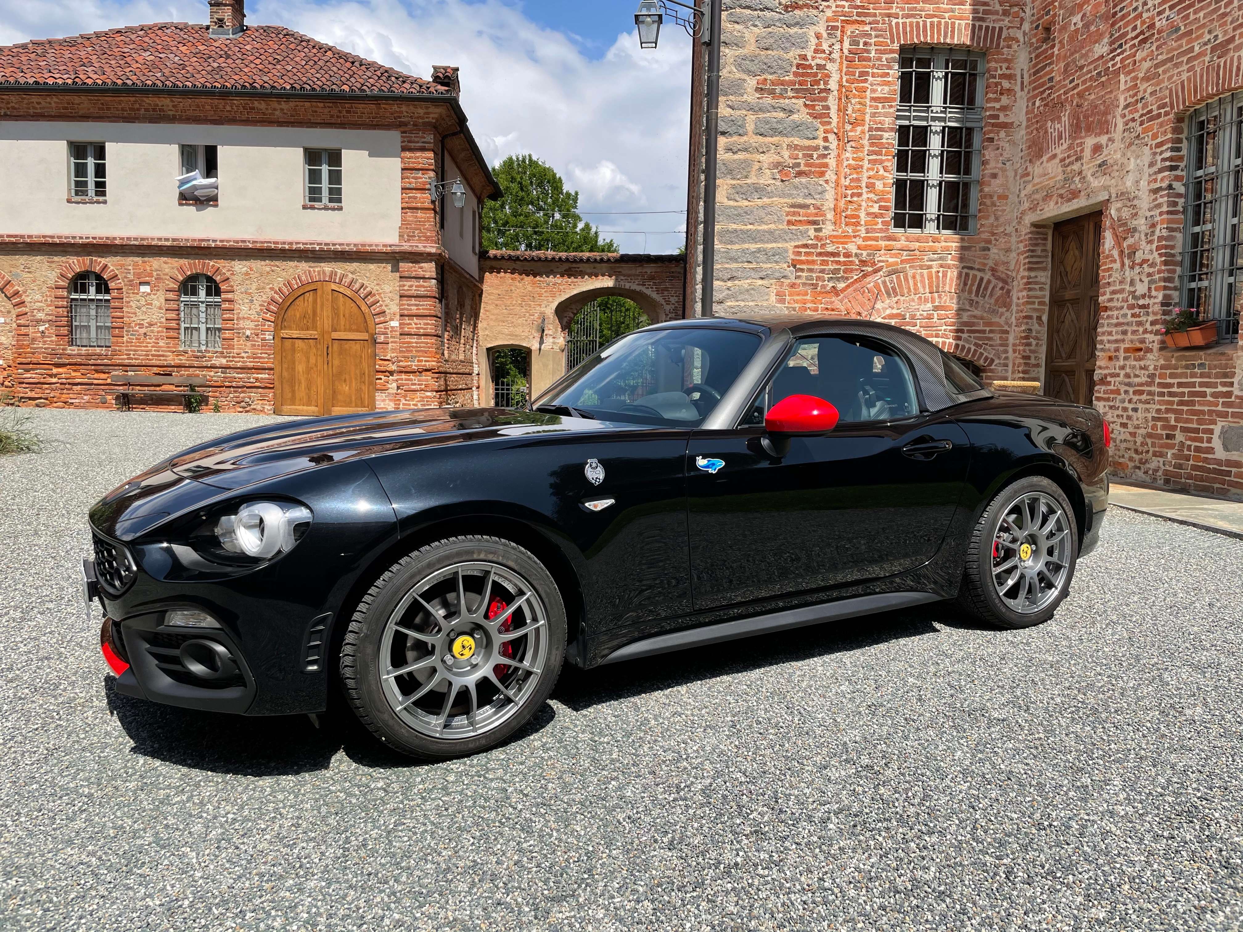 Abarth 124 SpiderGT   70° anniversario - Hard top Carbonio