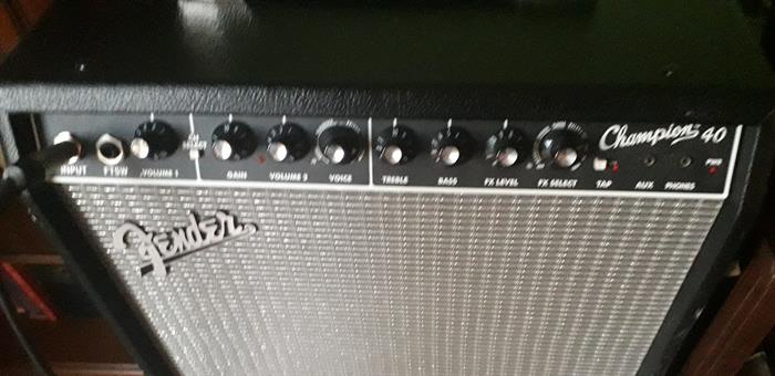 AMPLIFICATORE FENDER