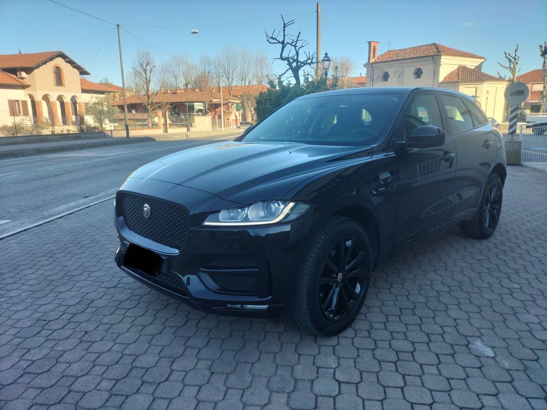 Jaguar F-Pace2.0d i4 R-Sport awd 240cv auto my18