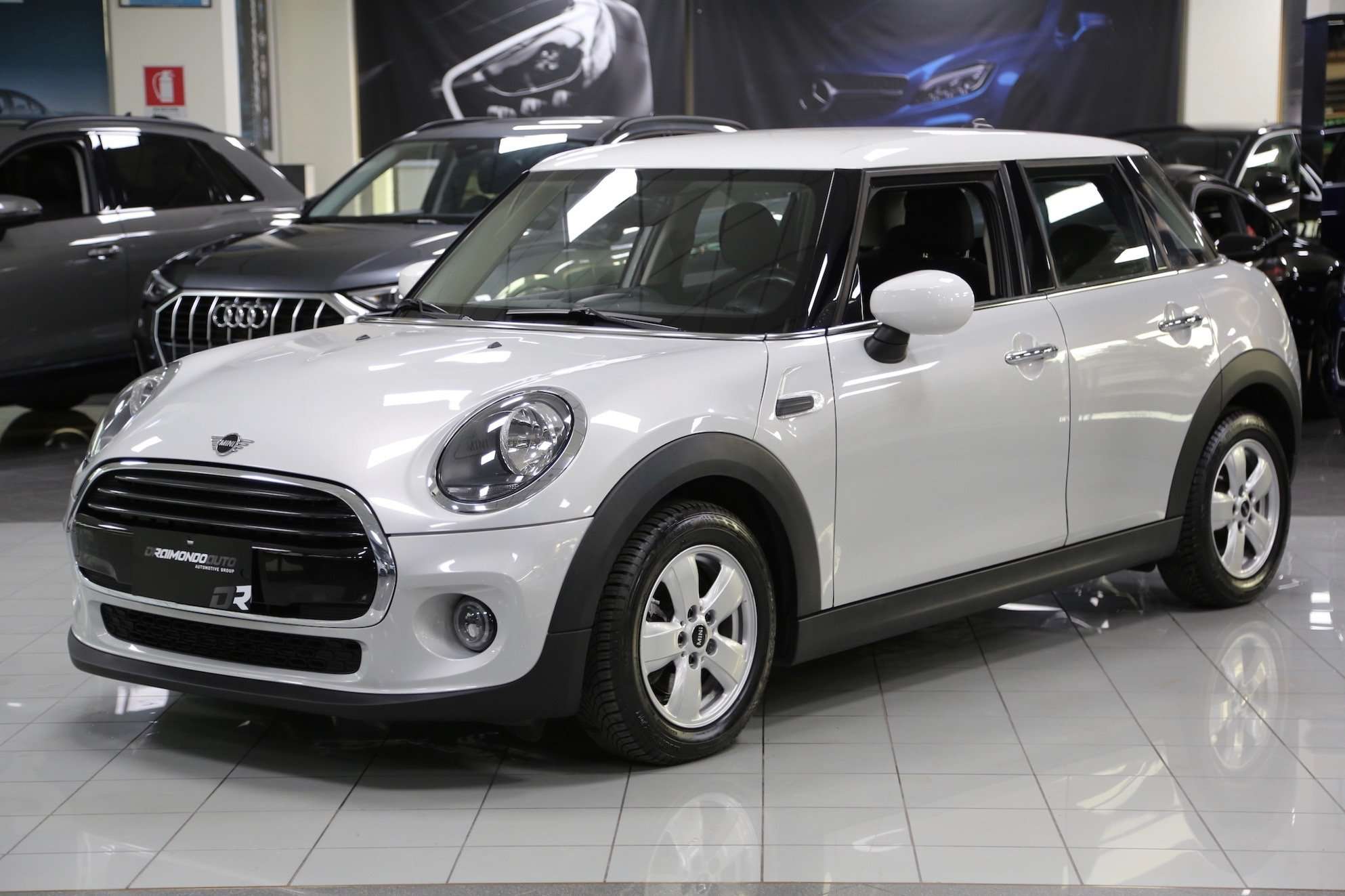 MINI Cooper1.5 Business 5 porte Auto