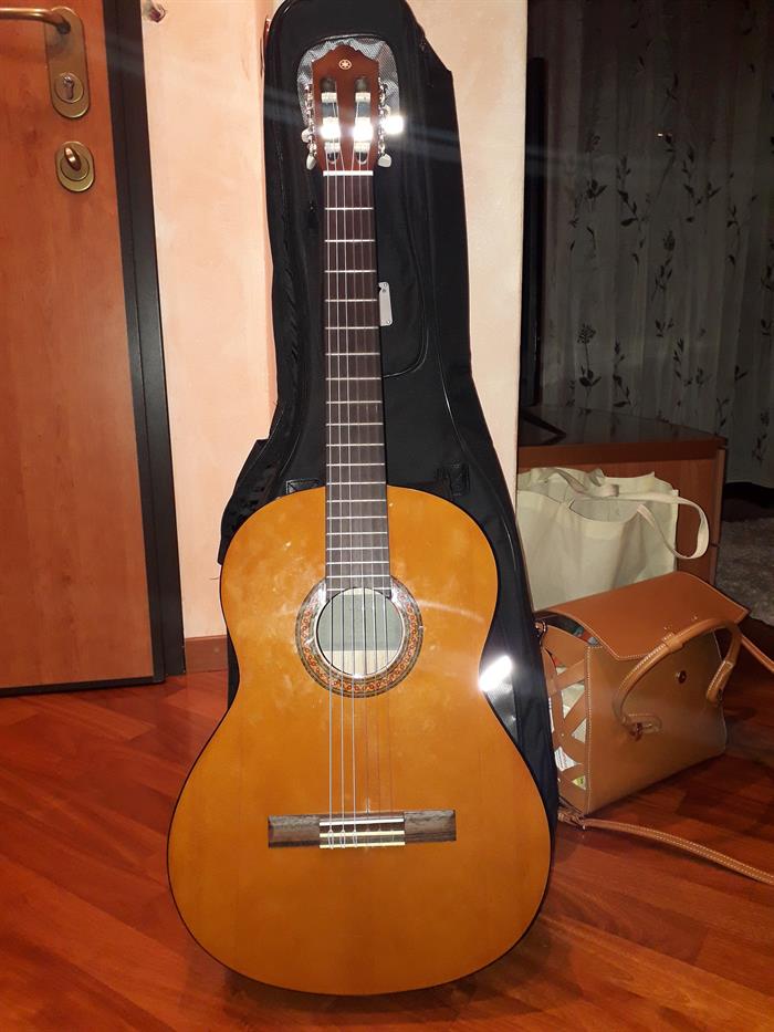 CHITARRA YAMAHA