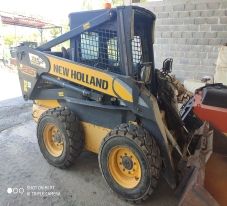 Vendesi minipala New Holland L185 e attrezzature