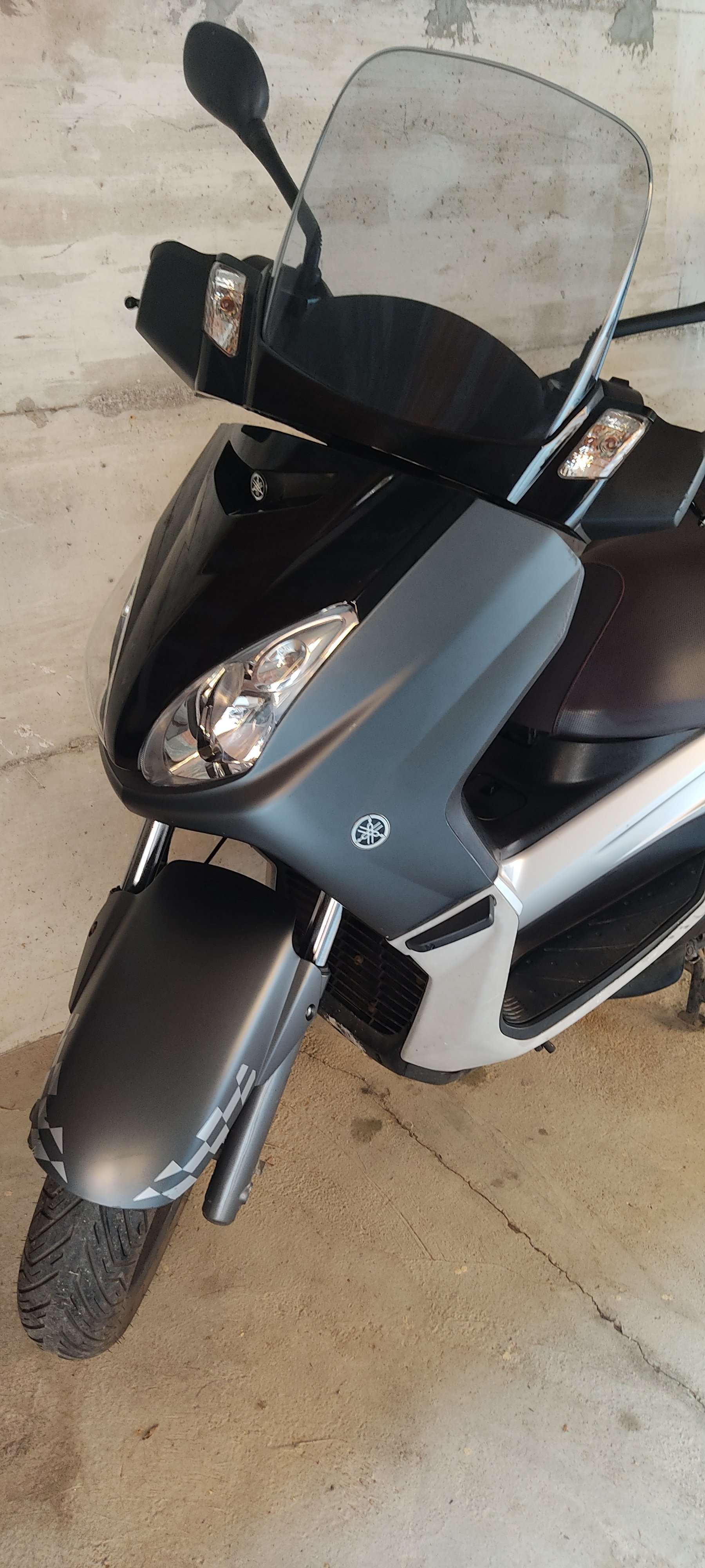 Yamaha X-Max 250