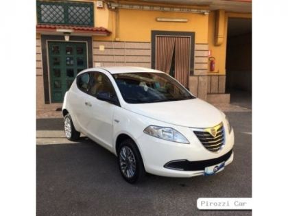 LANCIA Ypsilon 3ª serie Ypsilon 0.9 TwinAir 5 porte Metano Ecochic Black and Noir