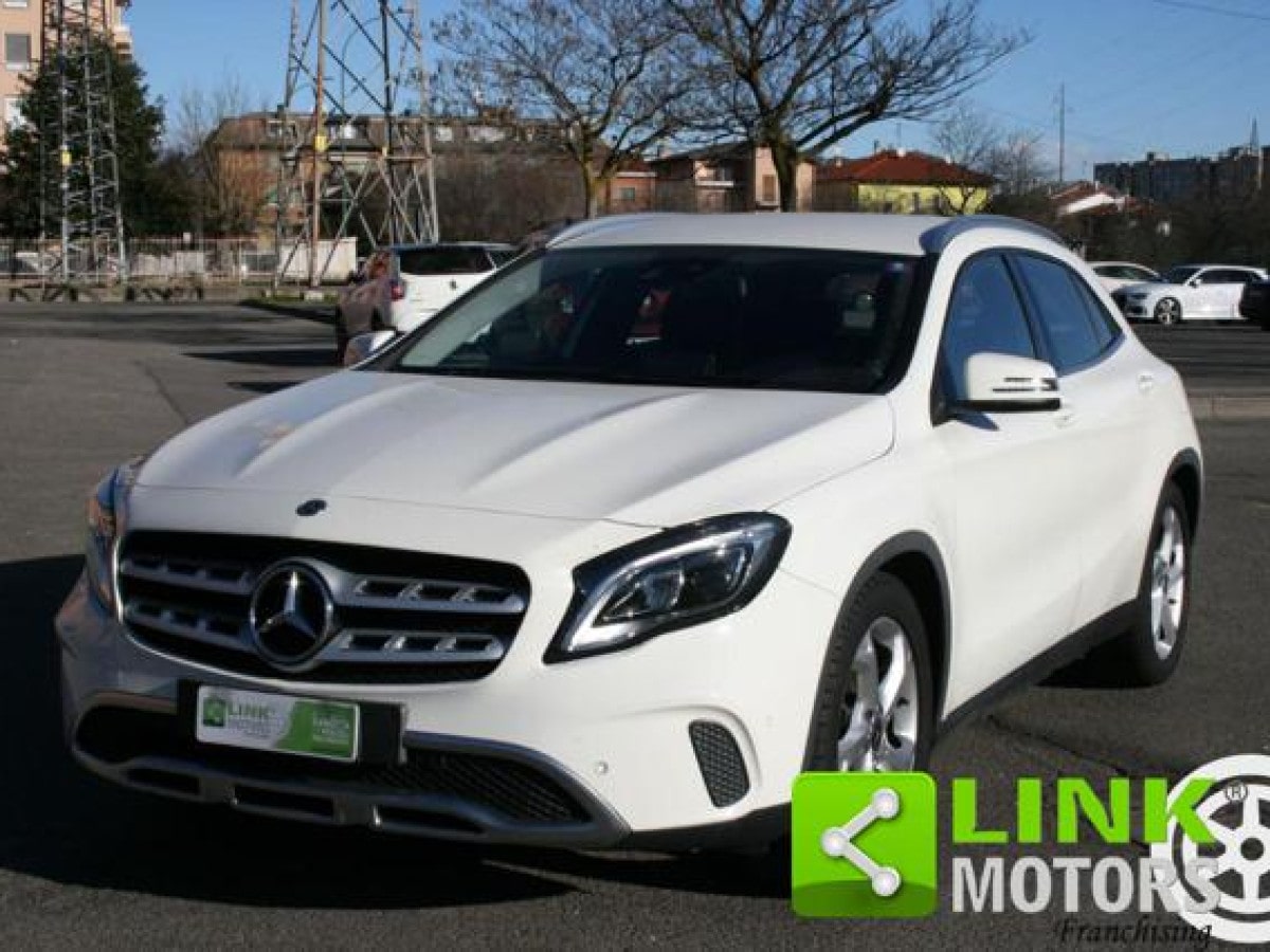 MERCEDES GLA (X156) GLA 180 Premium