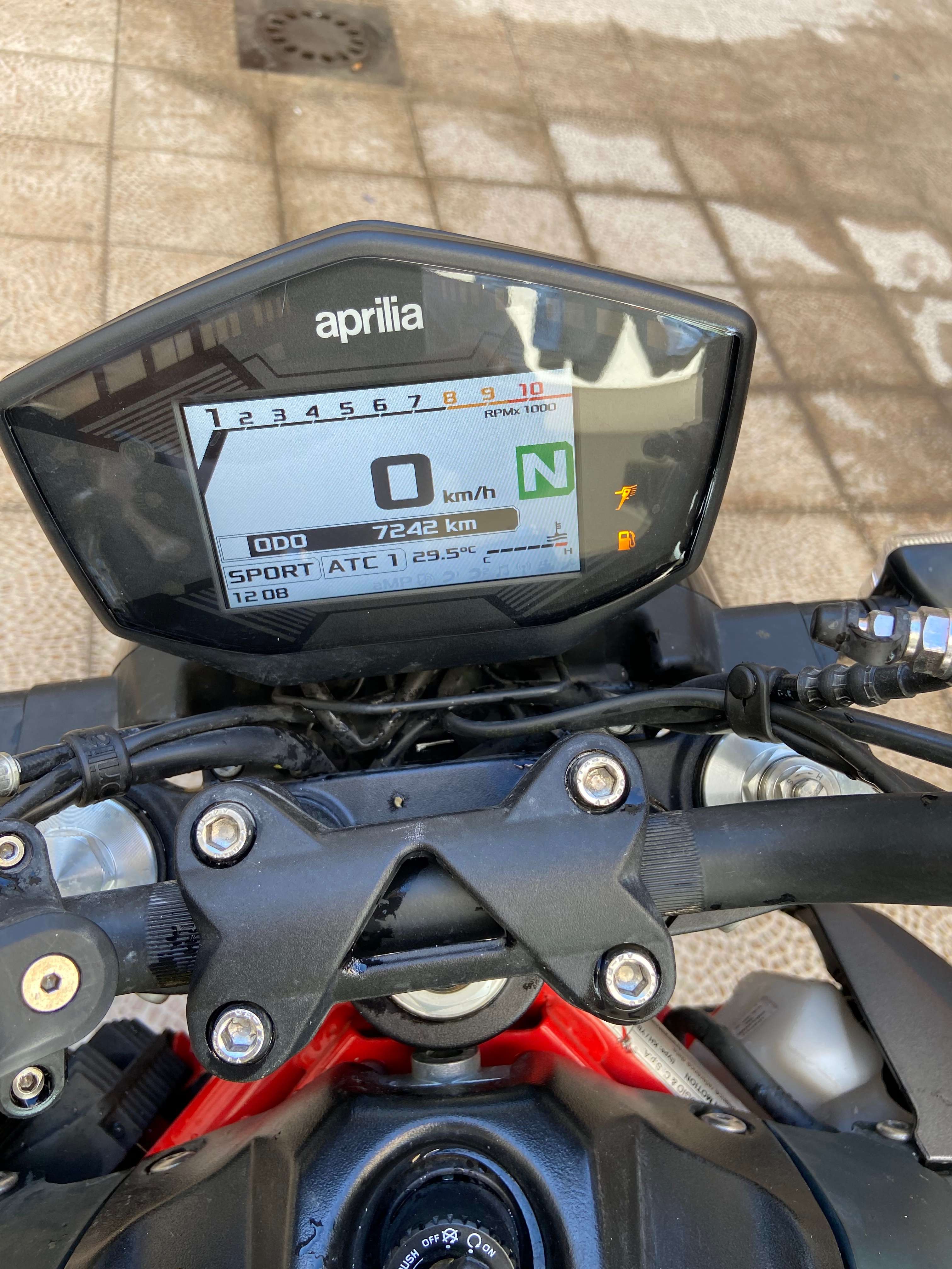 Aprilia Shiver 900