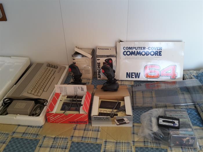 COMMODORE 64