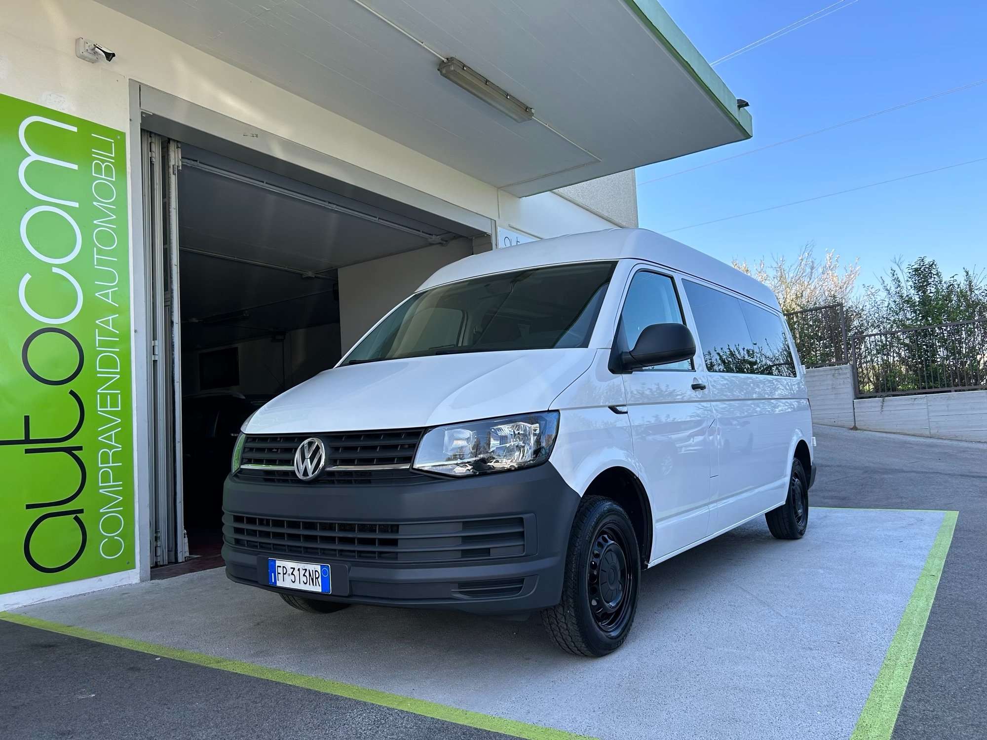 Volkswagen T6 Transporter2.0 TDI 7 POSTI LUNGO-ALTO L2-H2 GARANZIA 24 MESI