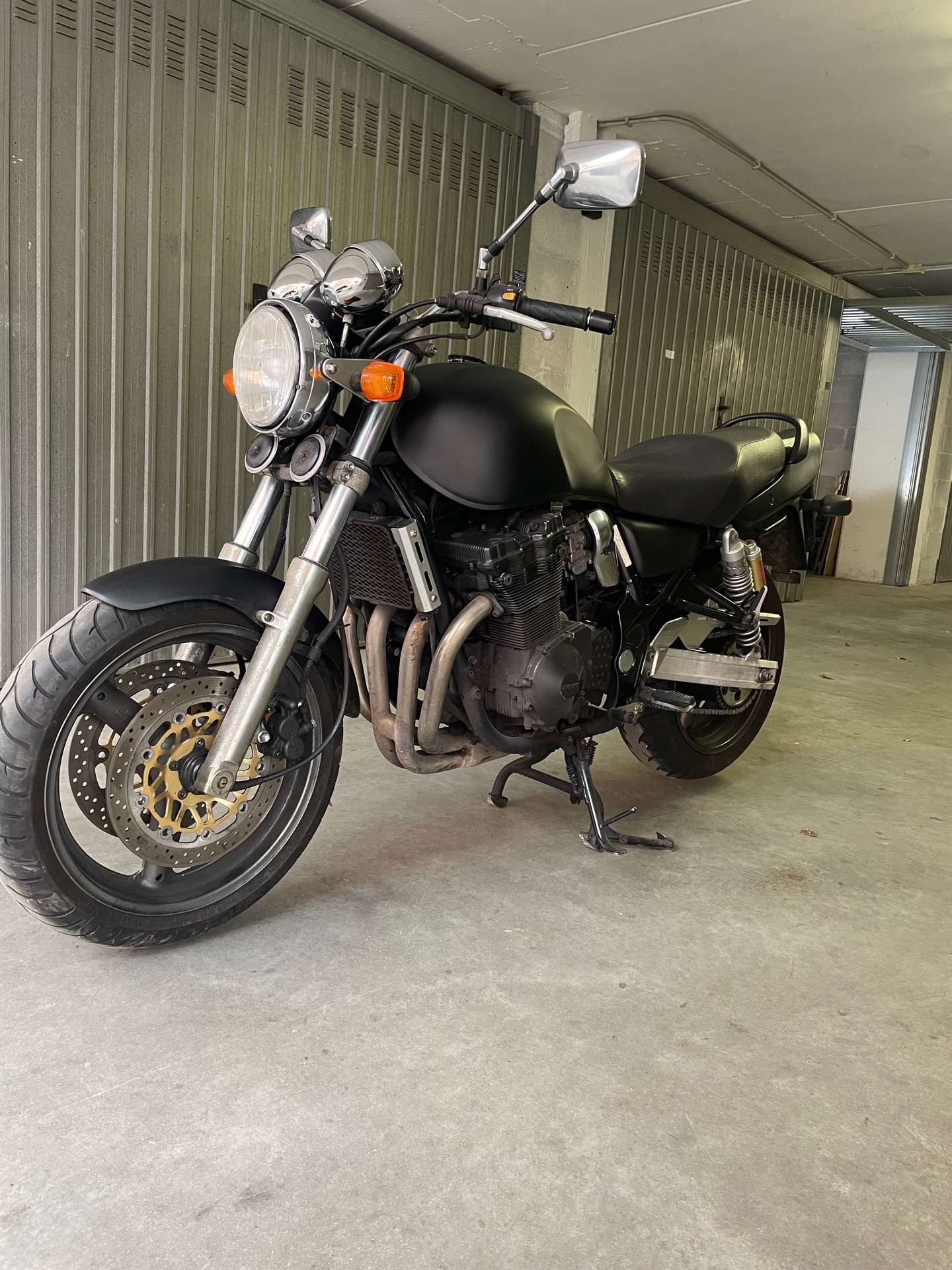 Suzuki GSX 750vendo moto completamente originale