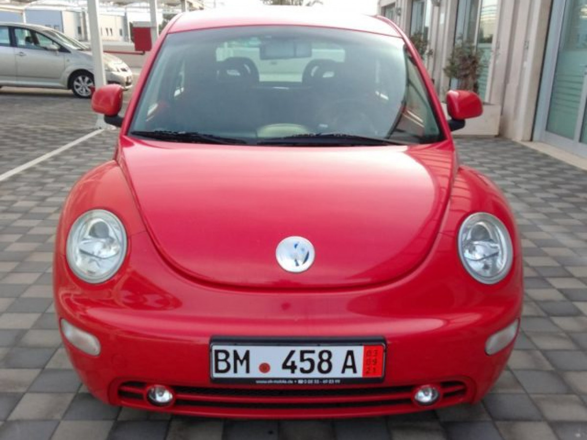 VOLKSWAGEN New Beetle 2.0